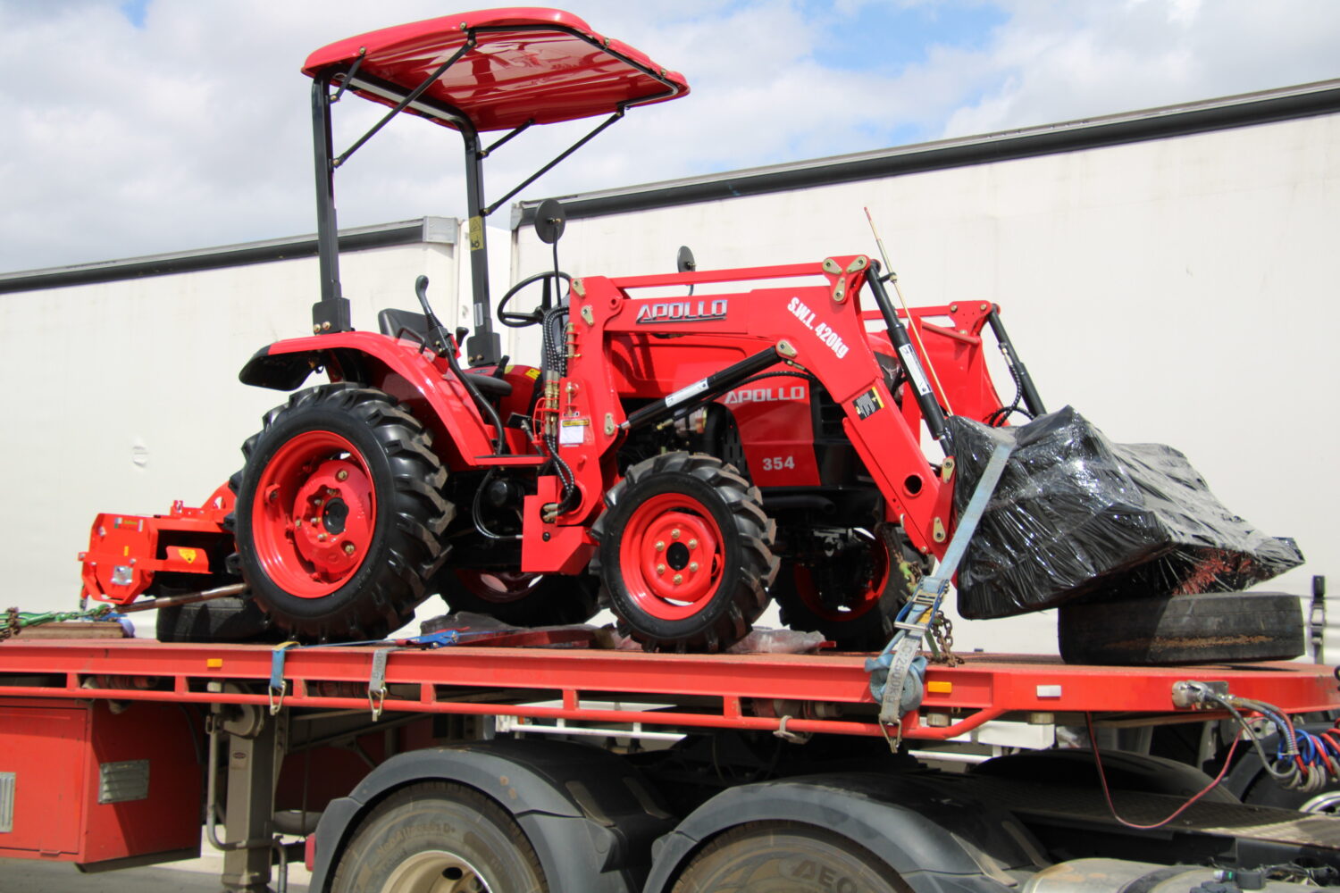 Interstate Tractor Transport - Load Up Transport